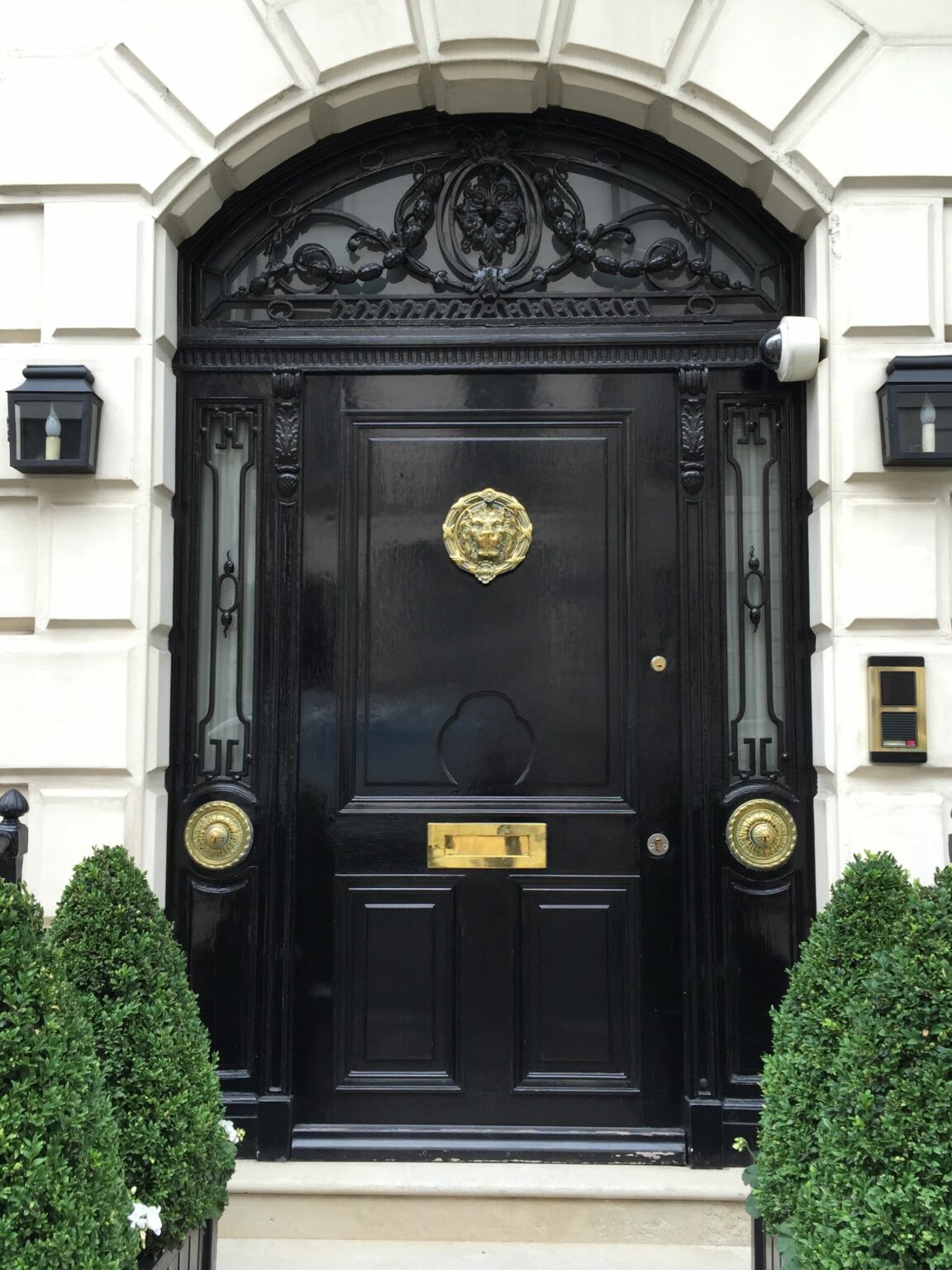 Creative Front Door Designs That Will Inspire You - Daily Engineering